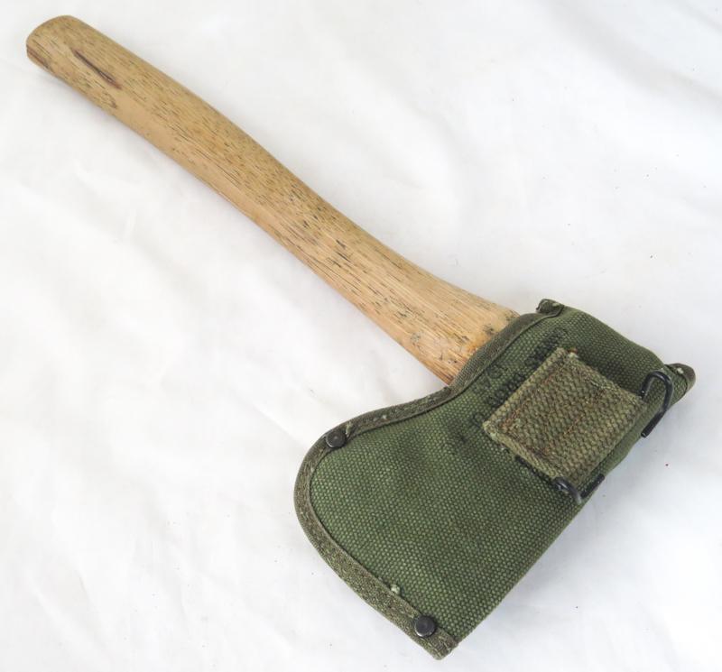 Dragoon Militaria | WW2 US army M1910 field axe with carrier - 1945