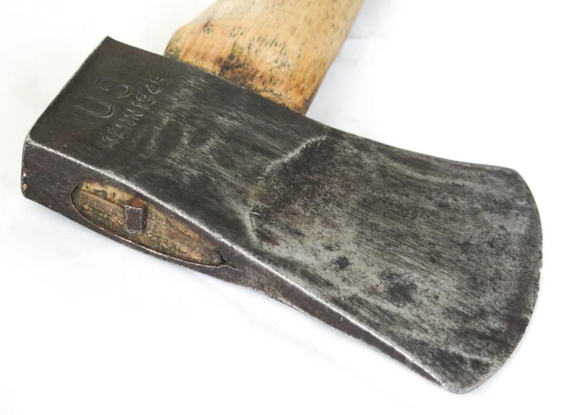 Dragoon Militaria | WW2 US army M1910 field axe with carrier - 1945