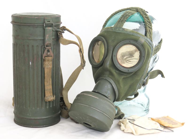 Dragoon Militaria | WW2 German Wehrmacht/Waffen-SS GM30 gas mask set