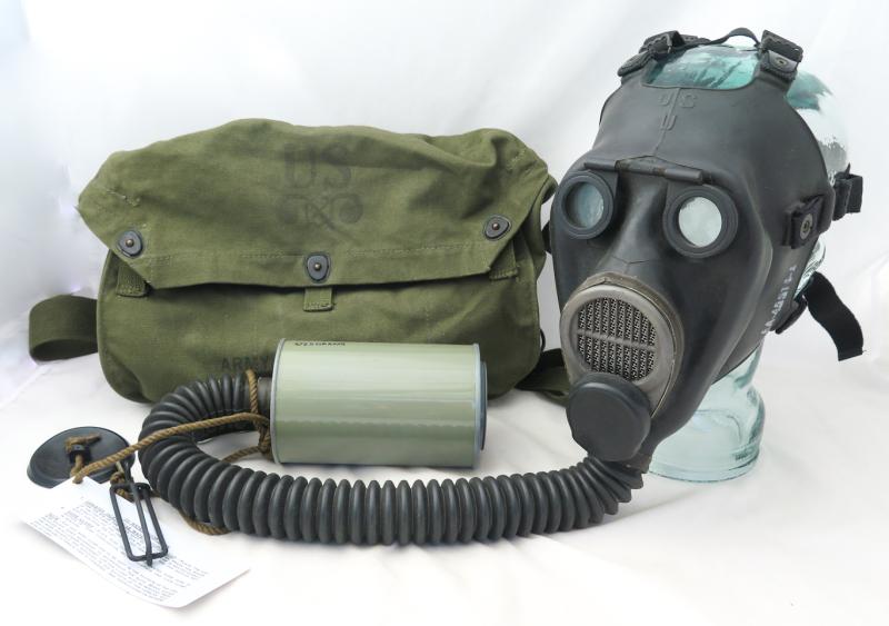 Dragoon Militaria | Post-war US army optical gas mask M1A1-10-6
