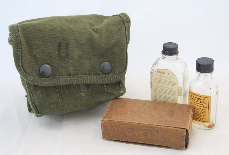 Dragoon Militaria | WW2 US army M2 jungle 1st aid kit - Avery 1945