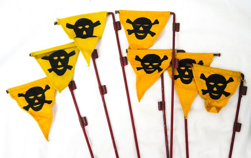 Dragoon Militaria | WW2 German Wehrmacht/Waffen-SS warning flag set